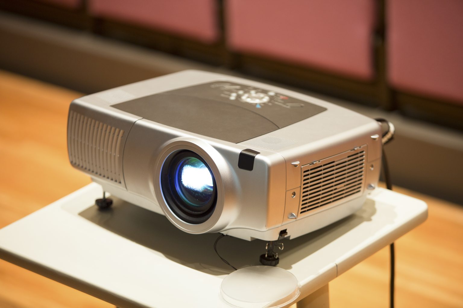 Essential How-To Guide For Creating The Perfect Home Theater Projector ...
